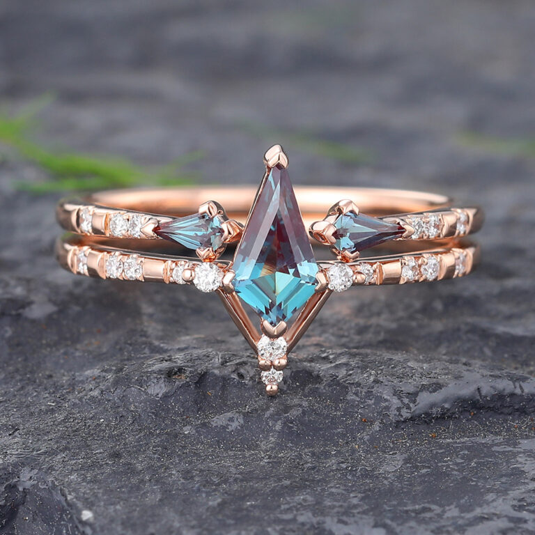 Rose Gold Kite Cut Alexandrite Engagement Ring Set | PattiRing